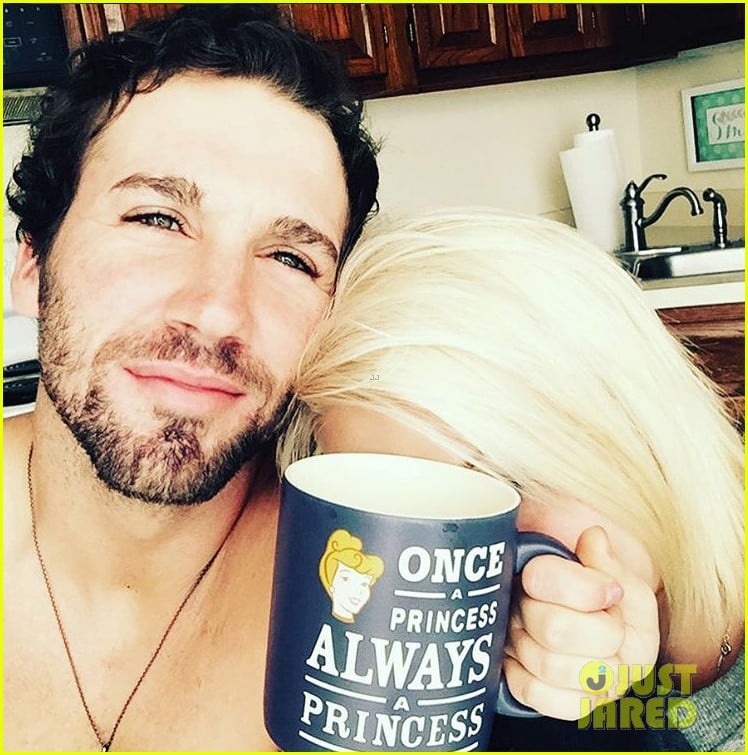 Country Singer RaeLynn is Engaged to Boyfriend Joshua Davis! | Photo ...