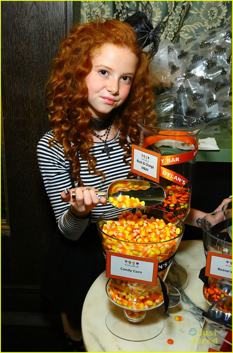 Francesca Capaldi & Rumer Willis Get Quite A Scare At Claire's ...