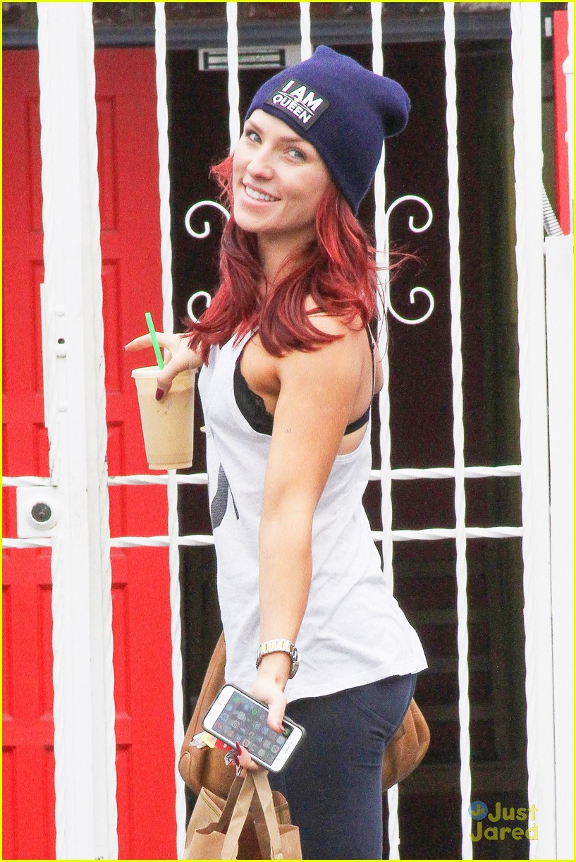 Sharna Burgess Joins Troupe Dancers For 'DWTS' Practice | Photo 880519 ...