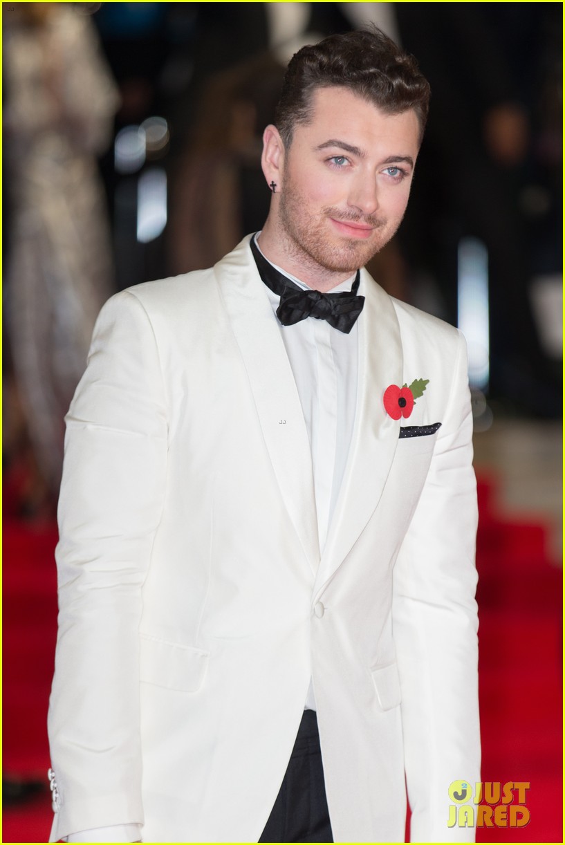 Sam Smith Doesn't Like Singing 'Writing's On the Wall' | Photo 884778 ...