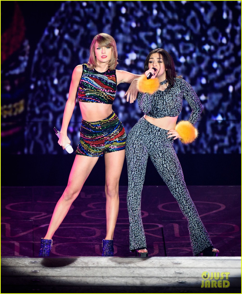 Taylor Swift & Charli XCX Team Up for 'Boom Clap' Duet in Toronto ...