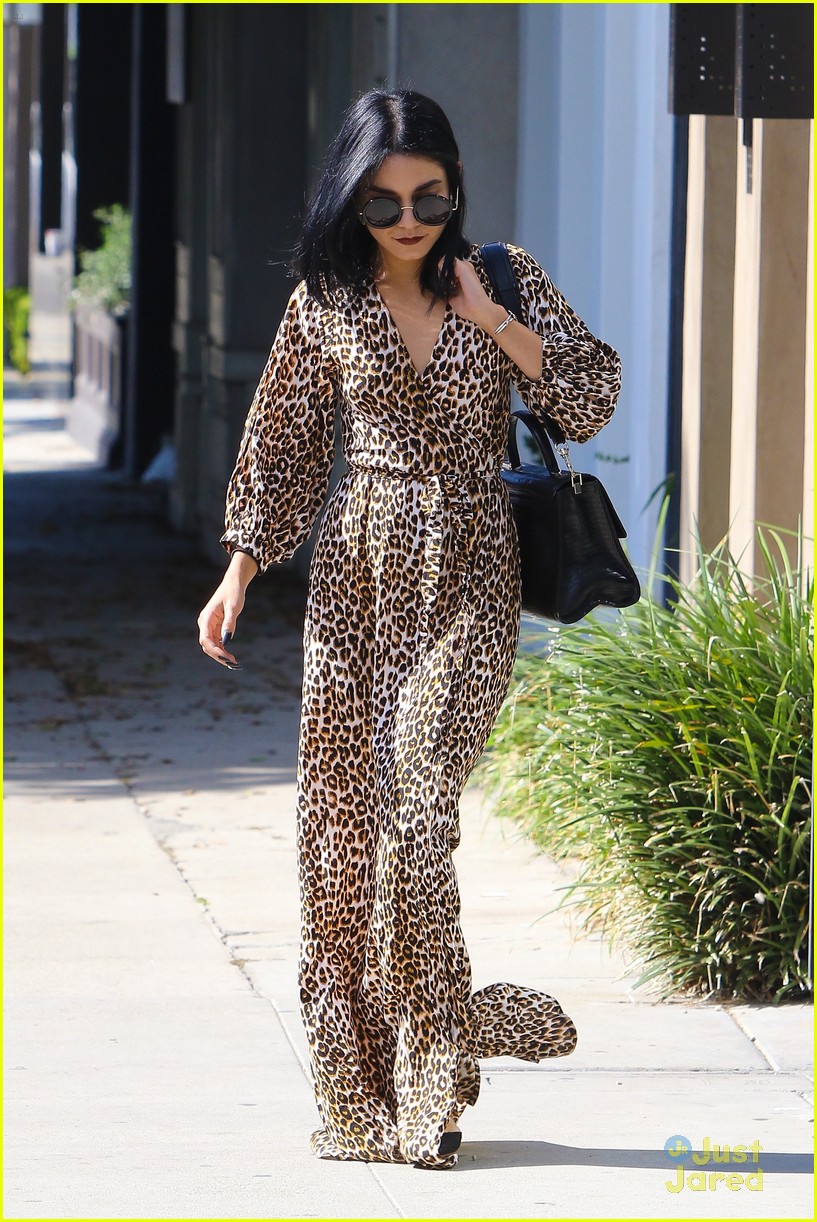 Vanessa Hudgens Welcomes Mario Lopez To 'Grease Live' Cast | Photo ...