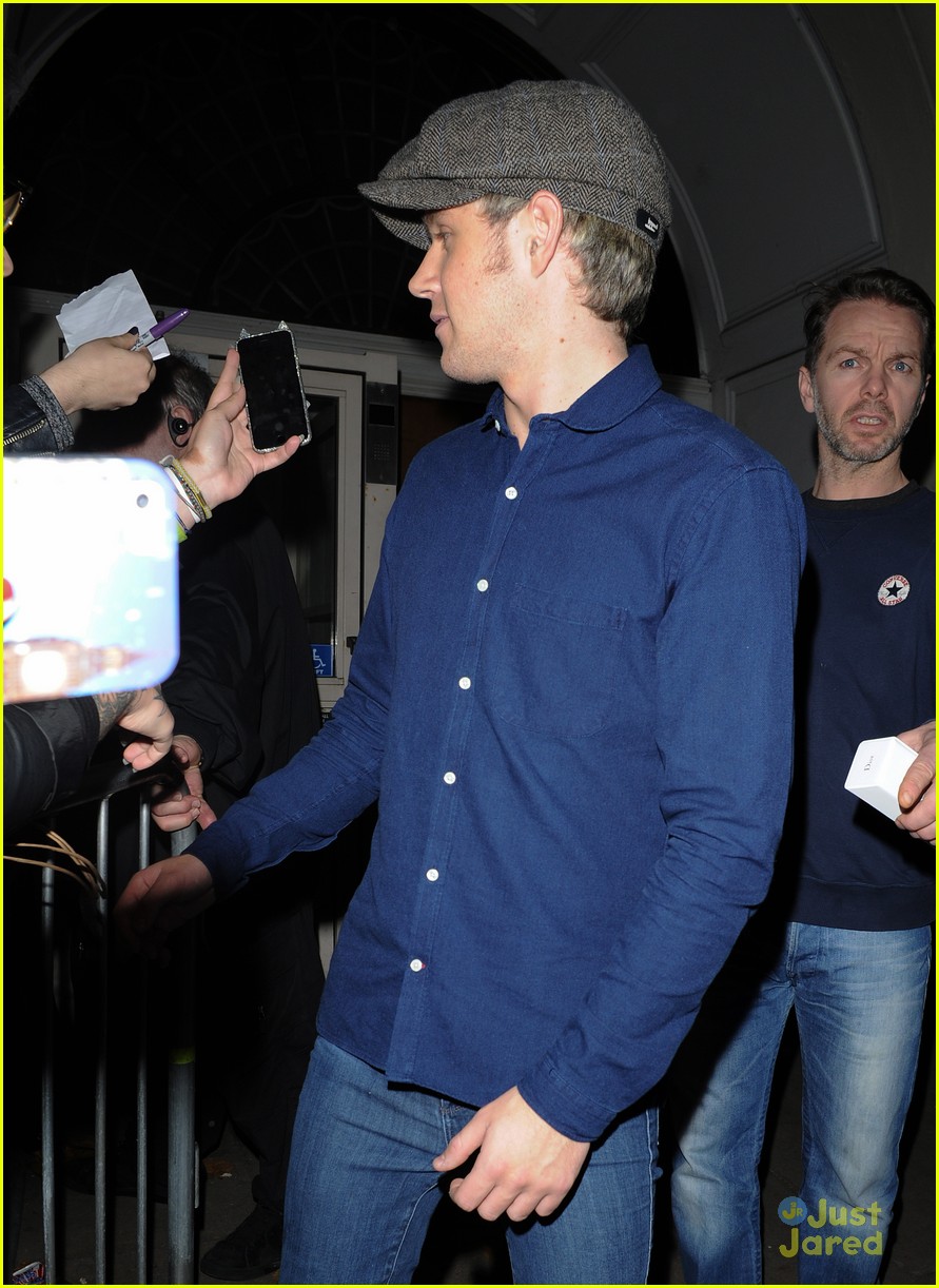 One Direction Perform 'FourFiveSeconds' & 'Torn' At BBC's Live Lounge ...