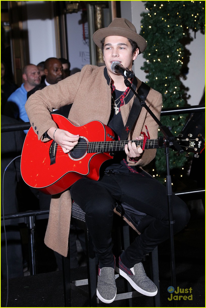 Austin Mahone Performs Surprise Concert At Lord & Taylor! | Photo ...