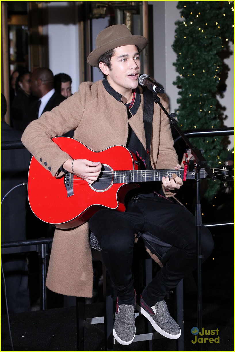 Austin Mahone Performs Surprise Concert At Lord & Taylor! | Photo ...