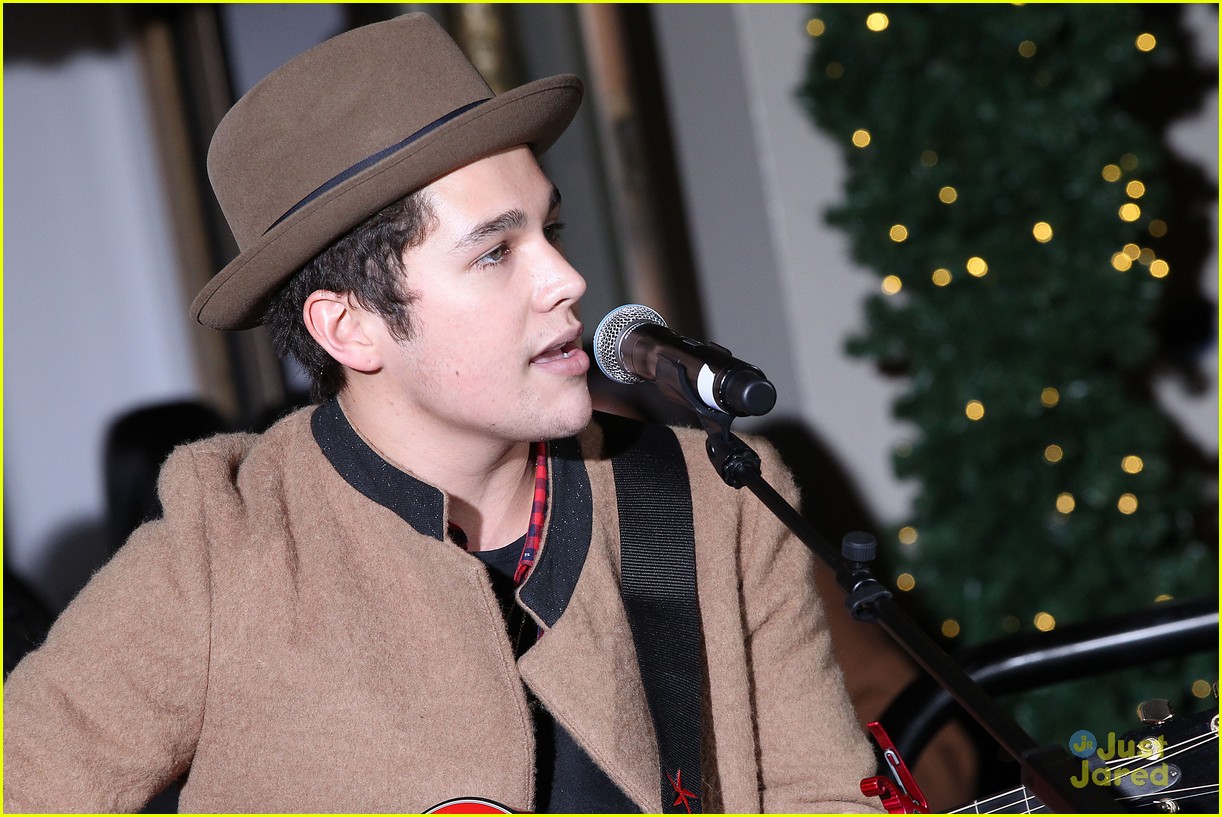 Austin Mahone Performs Surprise Concert At Lord & Taylor! | Photo ...