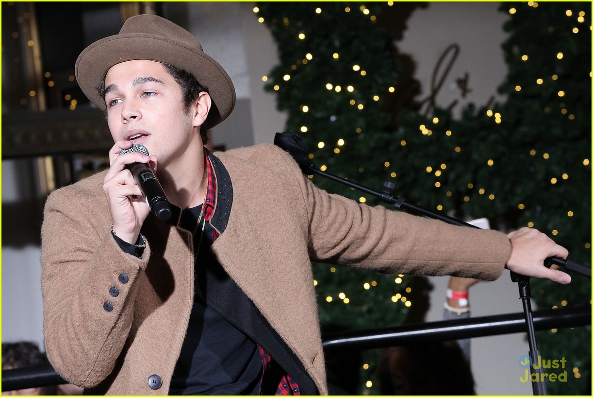 Austin Mahone Performs Surprise Concert At Lord & Taylor! | Photo ...