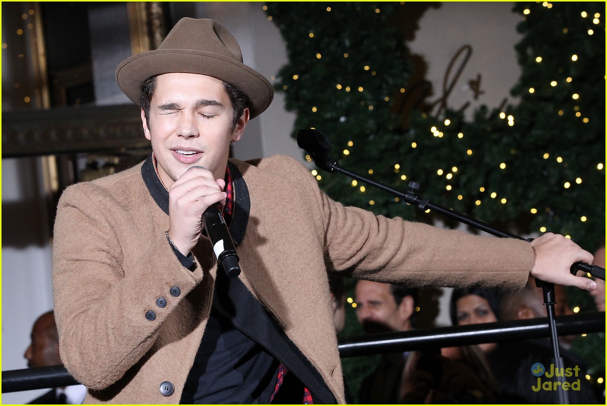 Austin Mahone Performs Surprise Concert At Lord & Taylor! | Photo ...