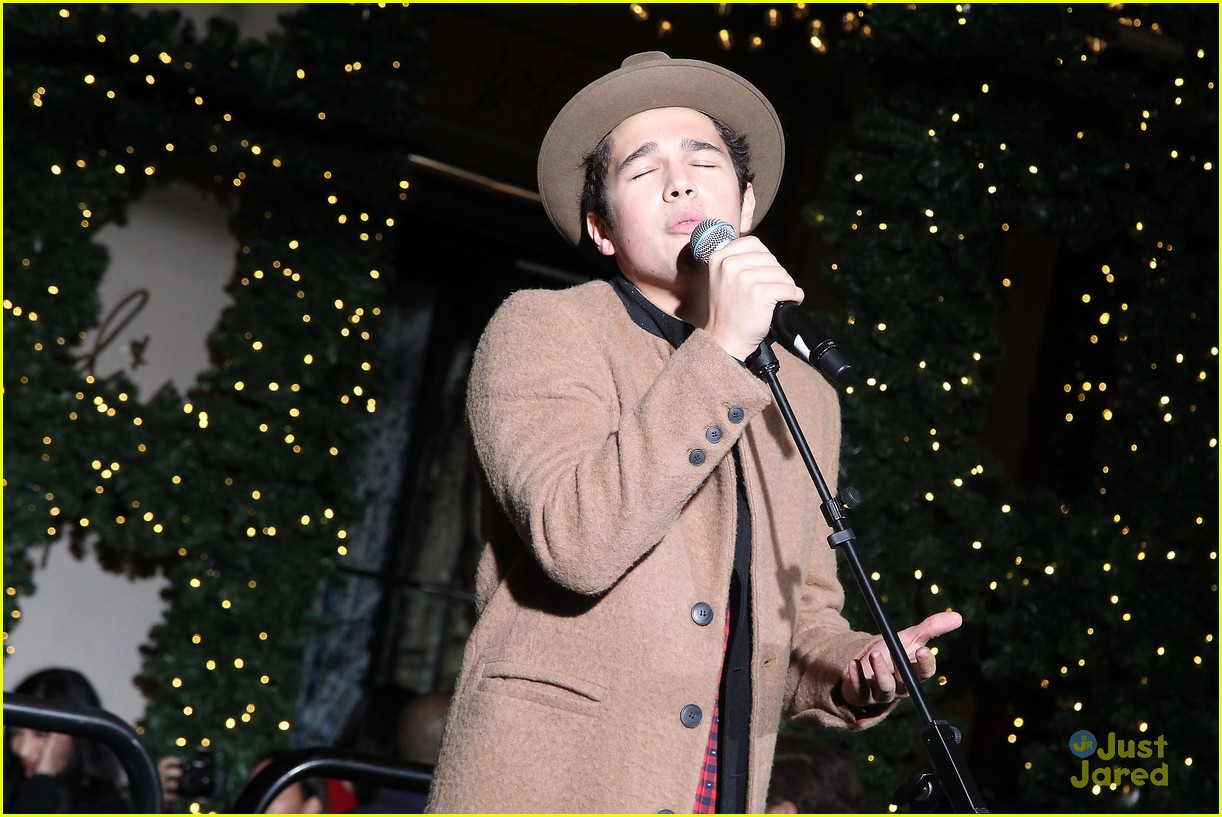 Austin Mahone Performs Surprise Concert At Lord & Taylor! | Photo ...
