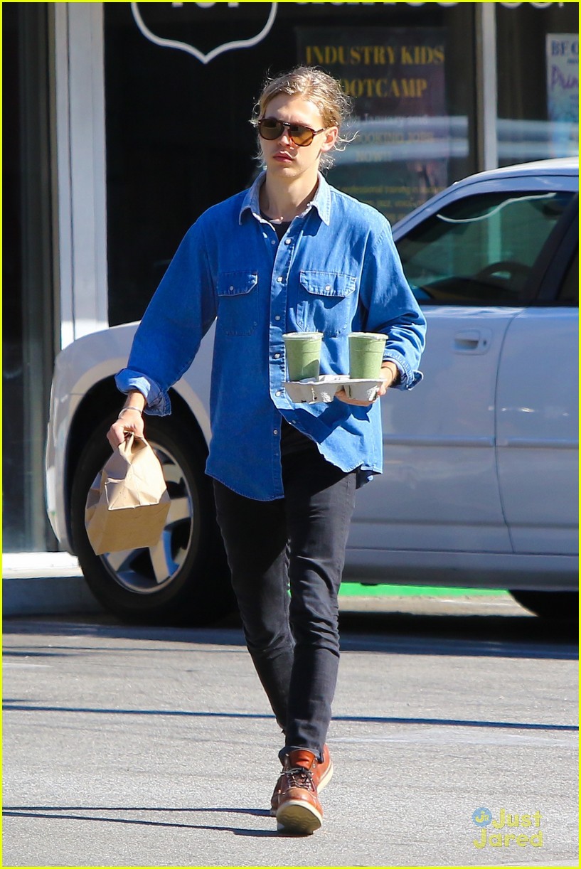 Full Sized Photo of austin butler shannara filming human elves new vid ...