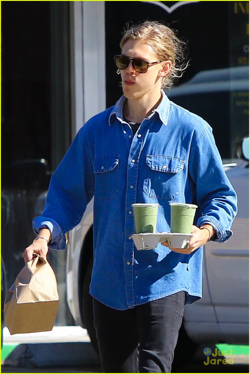 Full Sized Photo of austin butler shannara filming human elves new vid ...