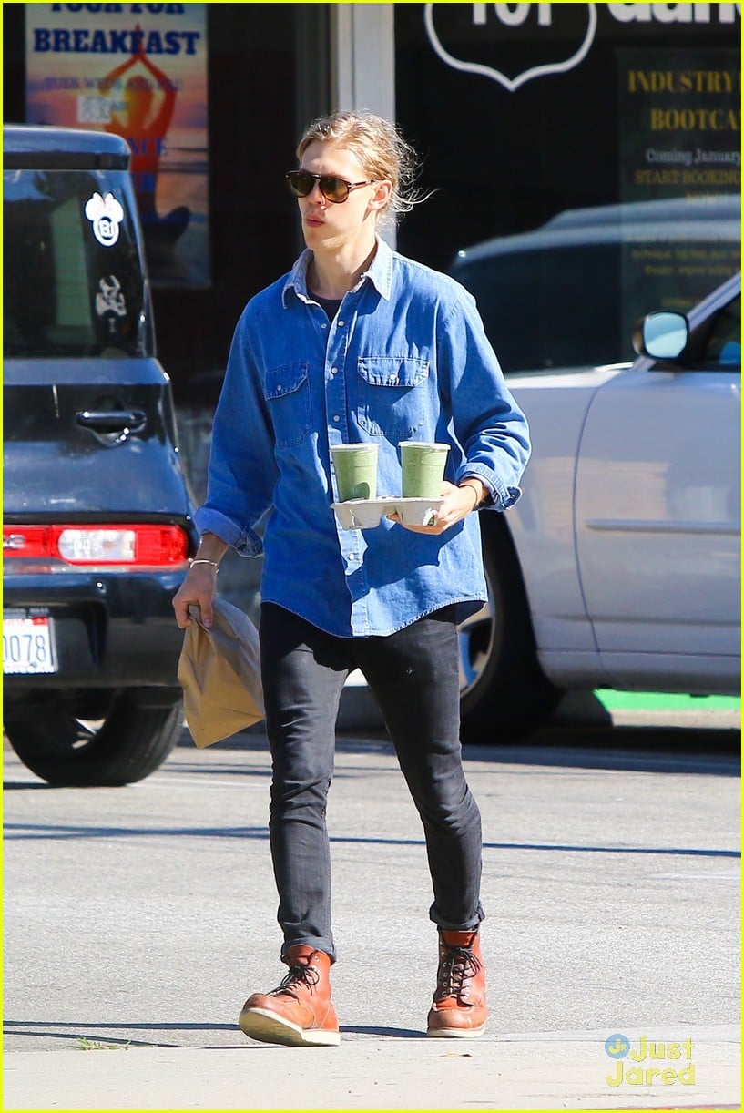 Full Sized Photo of austin butler shannara filming human elves new vid ...