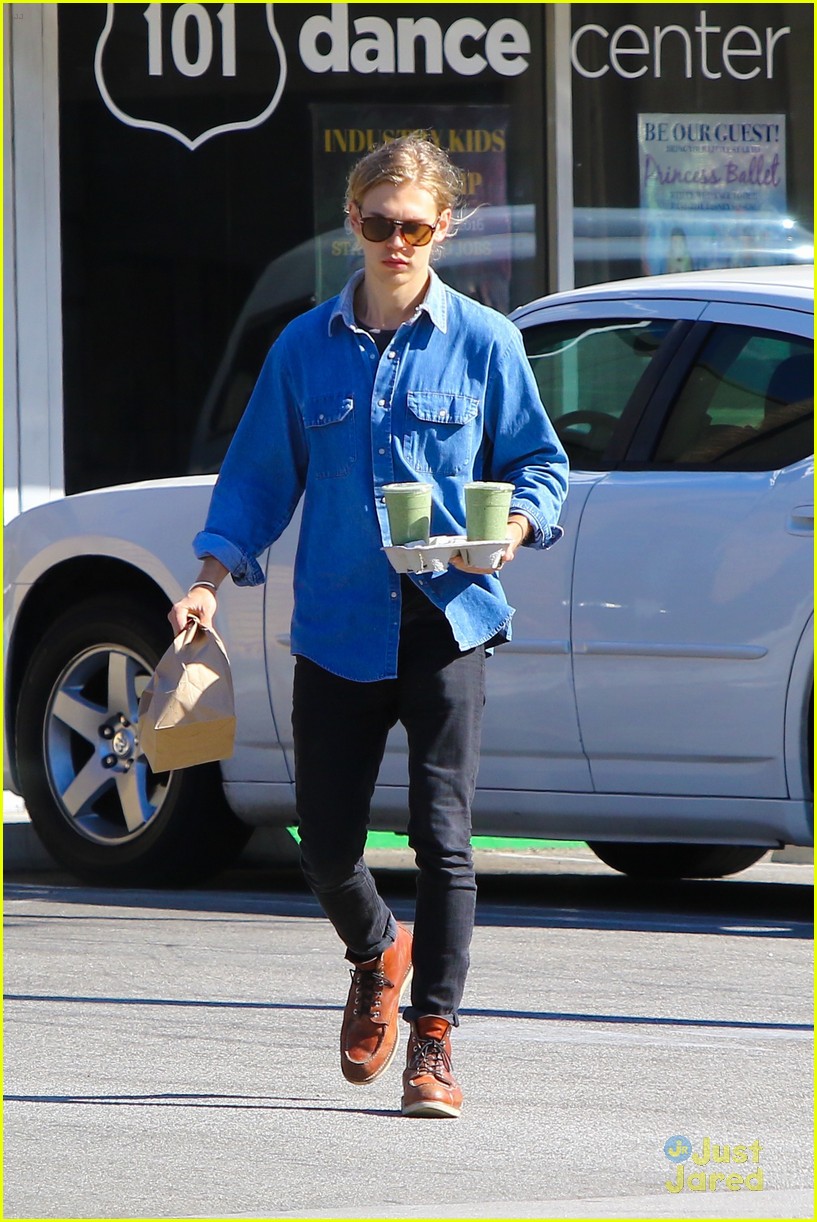 Full Sized Photo of austin butler shannara filming human elves new vid ...