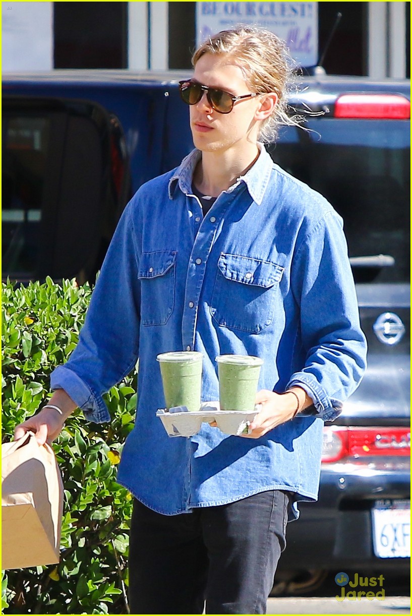 Full Sized Photo of austin butler shannara filming human elves new vid ...