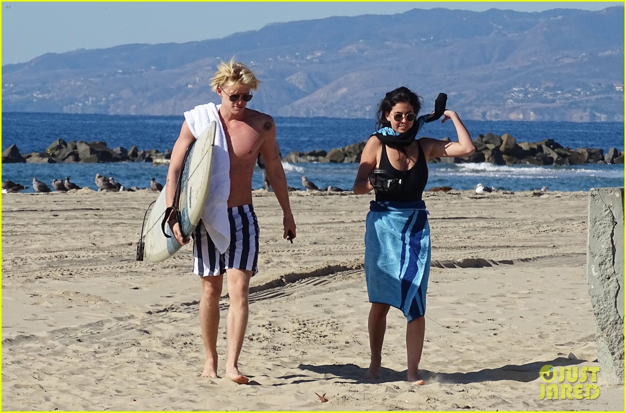 Cody Simpson Shows Off His Muscles & New Ride | Photo 899262 - Photo ...