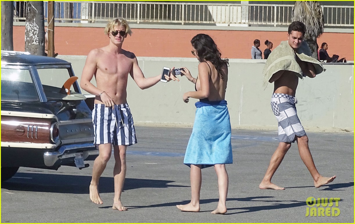 Cody Simpson Shows Off His Muscles & New Ride | Photo 899292 - Photo ...