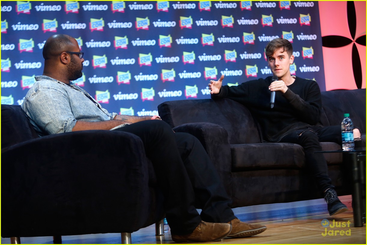 Connor Franta Reflects On Coming Out After Almost A Year | Photo 887897 ...