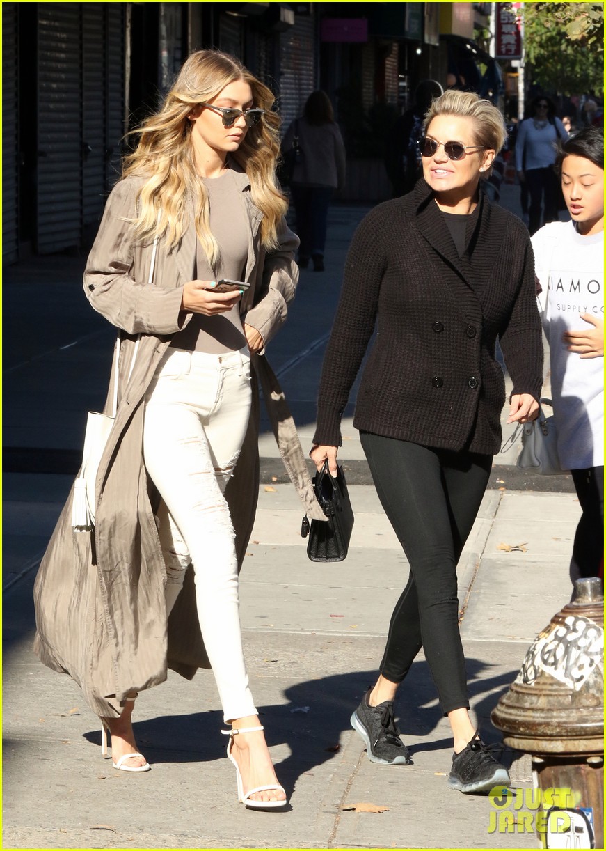 Gigi Hadid Shows Us How She Stays Strong And In Shape Photo 891282