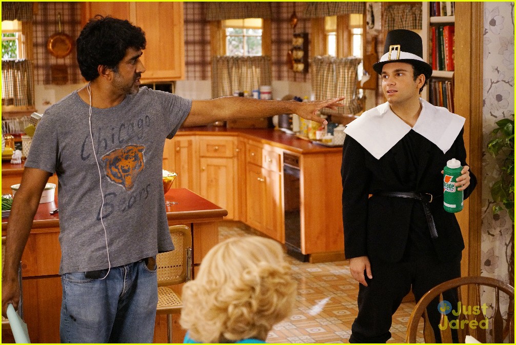 The Goldbergs Celebrate Thanksgiving With Barry Dressing Up As A ...