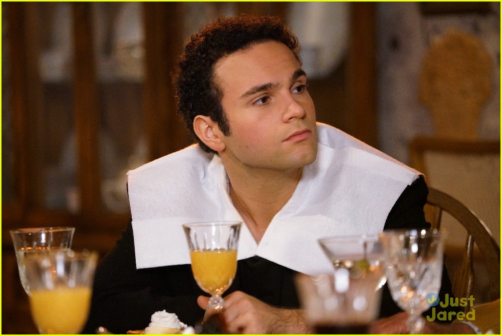 Full Sized Photo of the goldbergs thanksgiving episode stills 55 | The ...