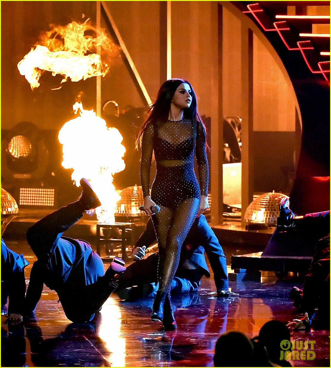 Selena Gomez Performs 'Same Old Love' at AMAs 2015 - Watch Now! | Photo ...