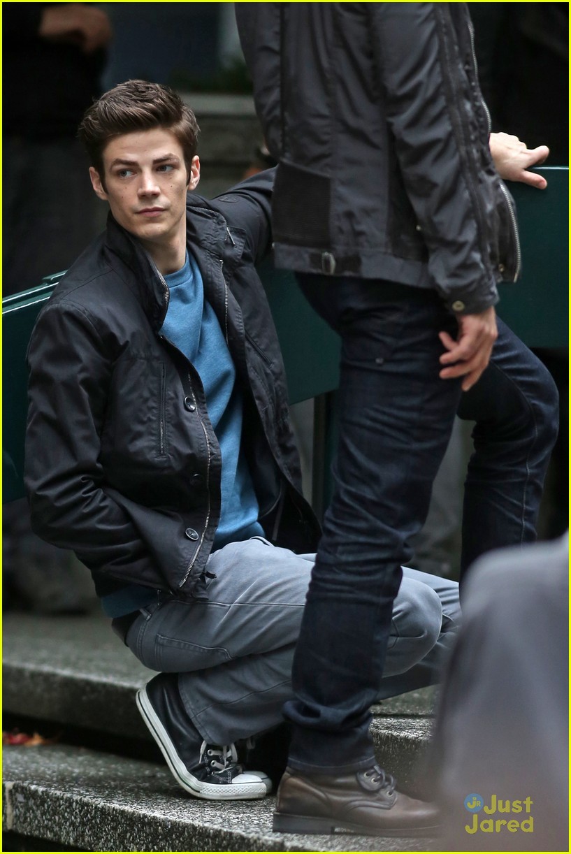 Grant Gustin & Stephen Amell Film Scenes With Ciara Renee For New ...