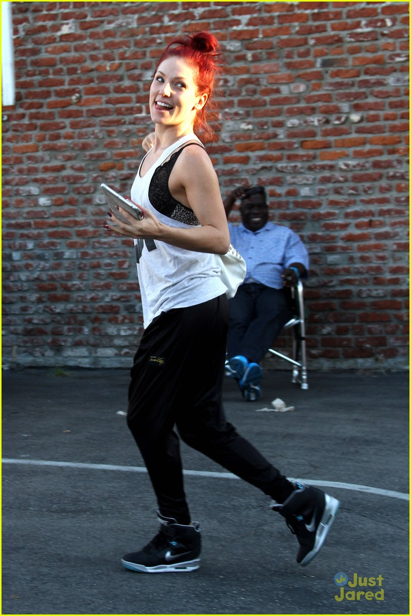 Allison Holker Shows Off Family Halloween Costume | Photo 887690 ...