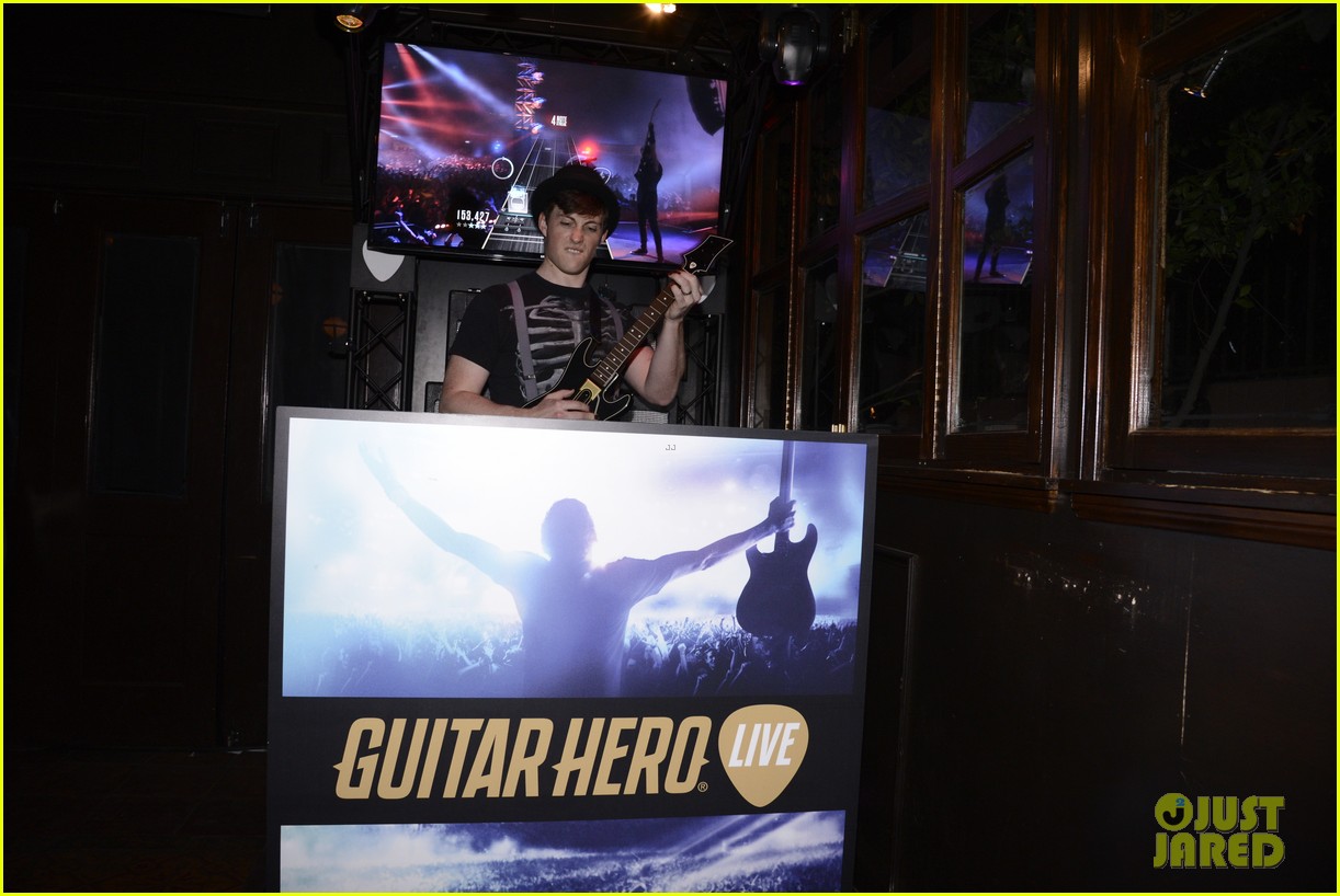 Ariel Winter & Boyfriend Laurent Claude Gaudette Couple Up at Just ...