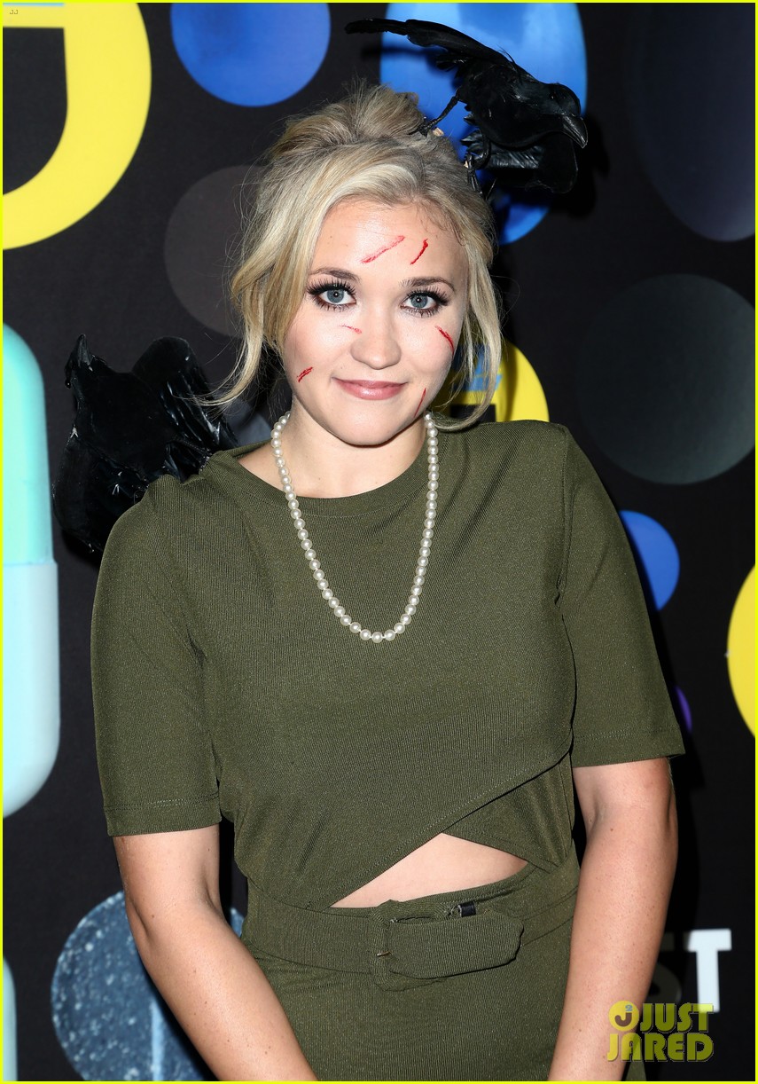 Ariel Winter & Boyfriend Laurent Claude Gaudette Couple Up at Just ...