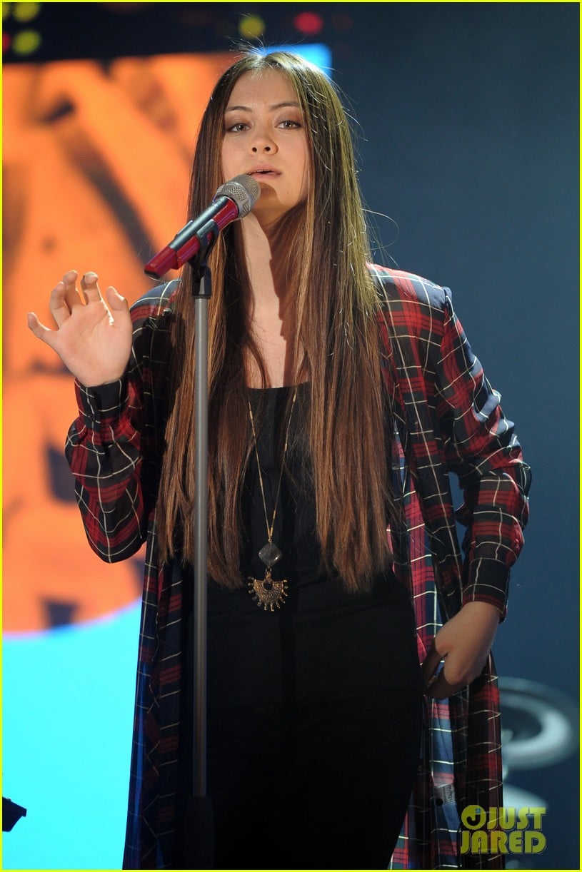 Singer Jasmine Thompson Covers 'Never Let Me Go' By Florence + the ...