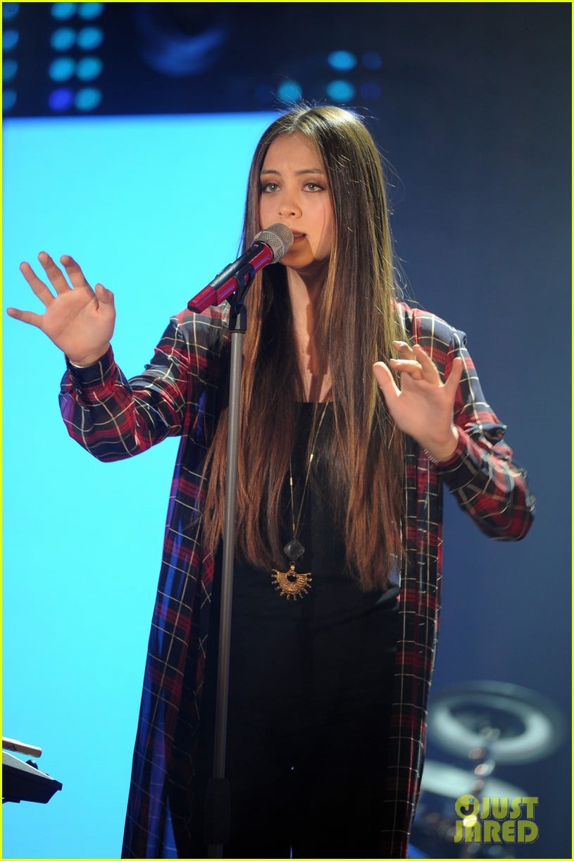 Singer Jasmine Thompson Covers 'Never Let Me Go' By Florence + the ...