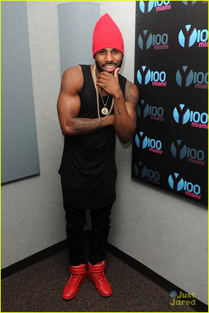 Jason Derulo Shows Off Muscles During Radio Stop In Florida | Photo ...