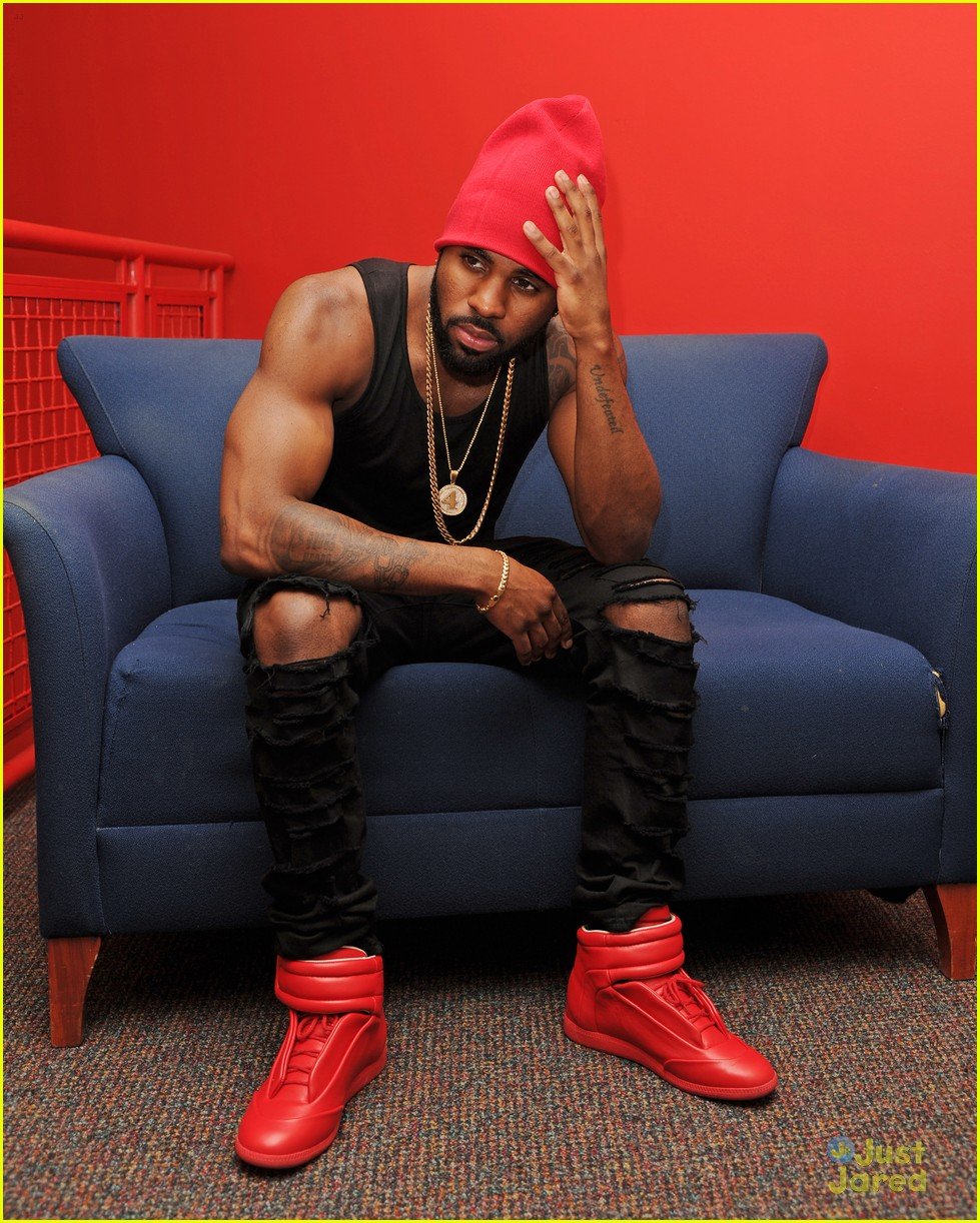 Jason Derulo Shows Off Muscles During Radio Stop In Florida | Photo ...