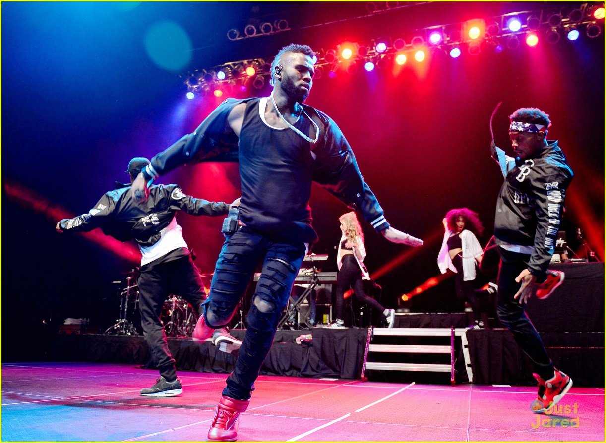 Jason Derulo Shows Off Muscles During Radio Stop In Florida | Photo ...
