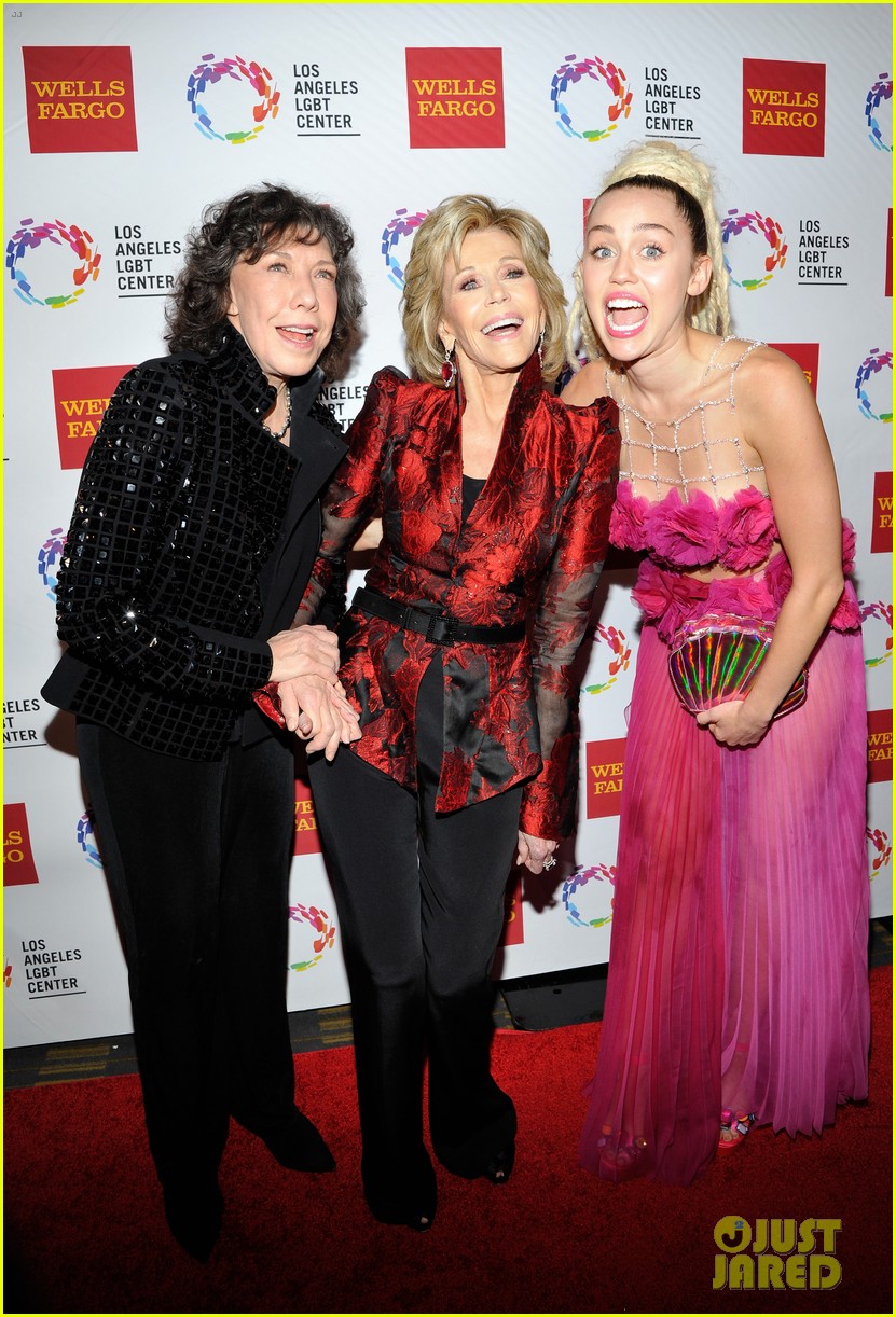 Miley Cyrus Rocks Dreadlocks for LGBT Center Vanguard Awards 2015 ...