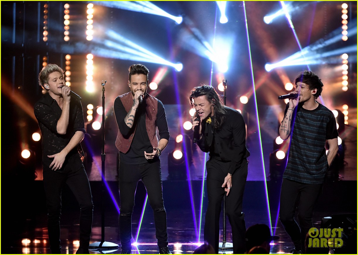 One Direction Takes the Stage for AMAs 2015 Performance - Watch Now ...