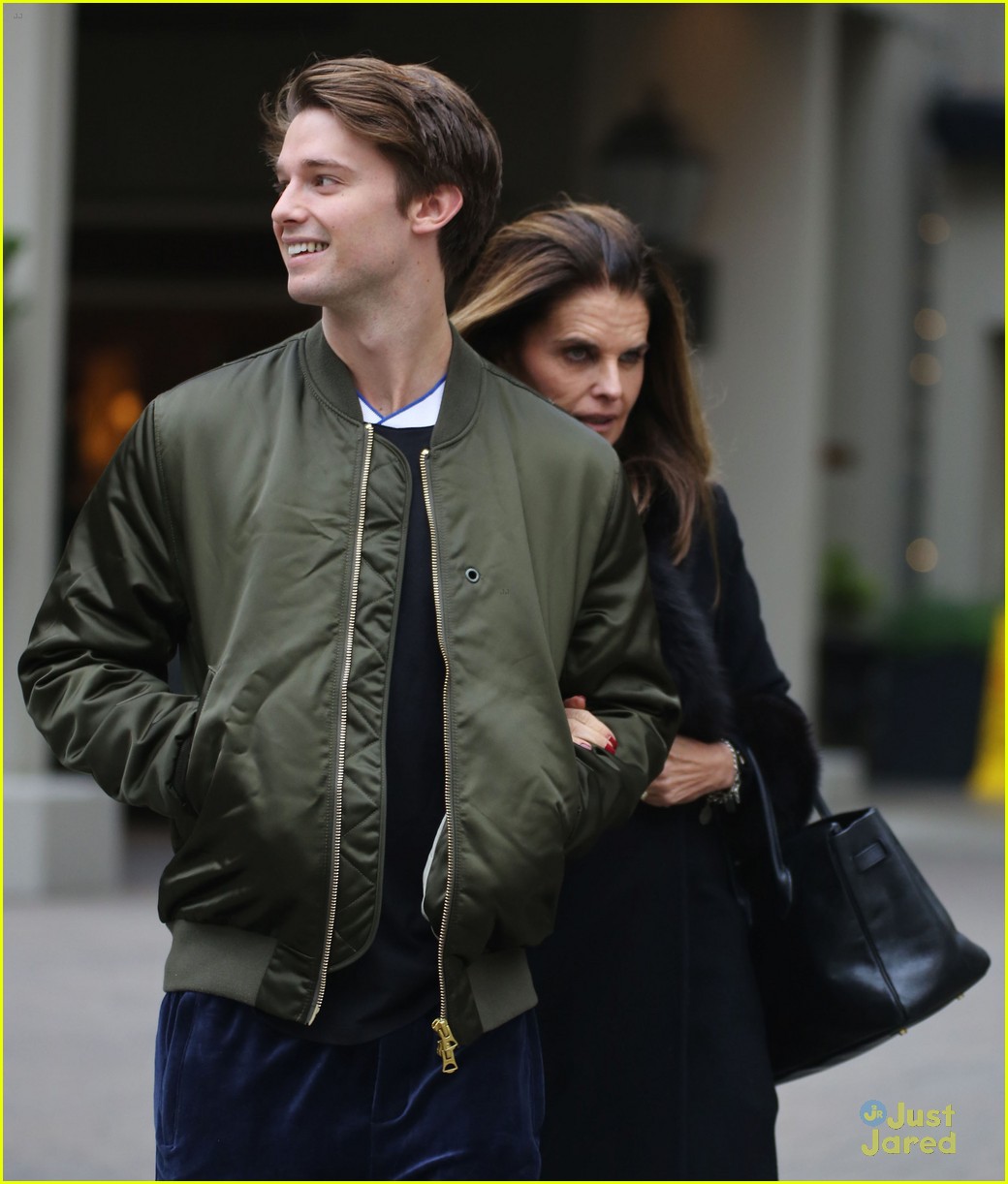 Patrick Schwarzenegger Spends Time With Mom Maria Shriver After ...