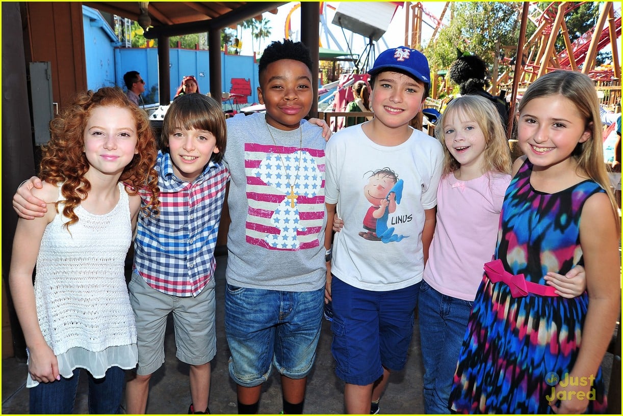 Francesca Capaldi & Hadley Belle Miller Meet Sally at 'Peanuts Movie ...