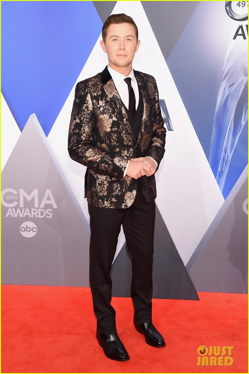 'The Voice' Winners Cassadee Pope & Danielle Bradbery Walk CMA Awards ... 'The Voice' Winners Cassadee Pope & Danielle Bradbery Walk CMA Awards ...