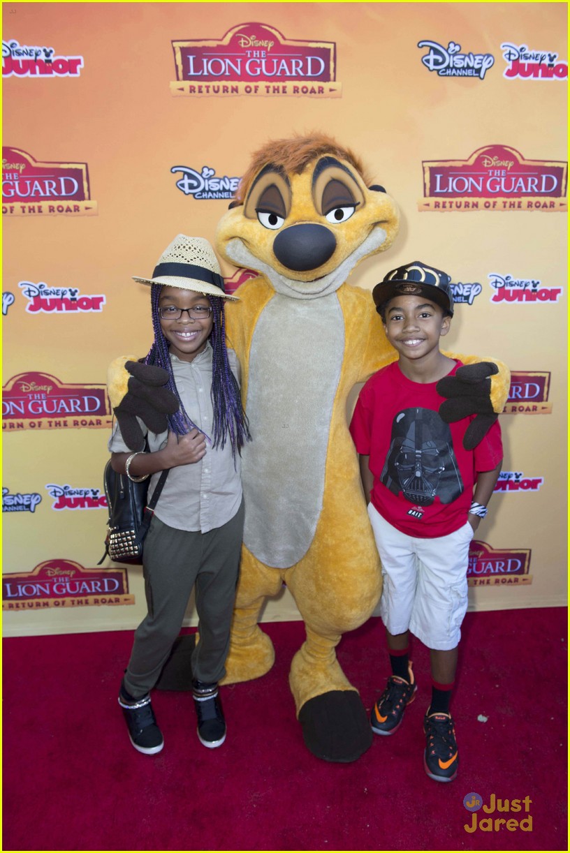 Full Sized Photo of sarah hyland ariel winter madison pettis lion guard ...