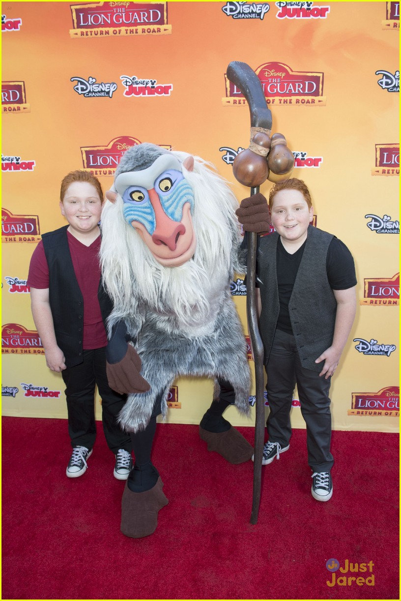 Full Sized Photo of sarah hyland ariel winter madison pettis lion guard ...