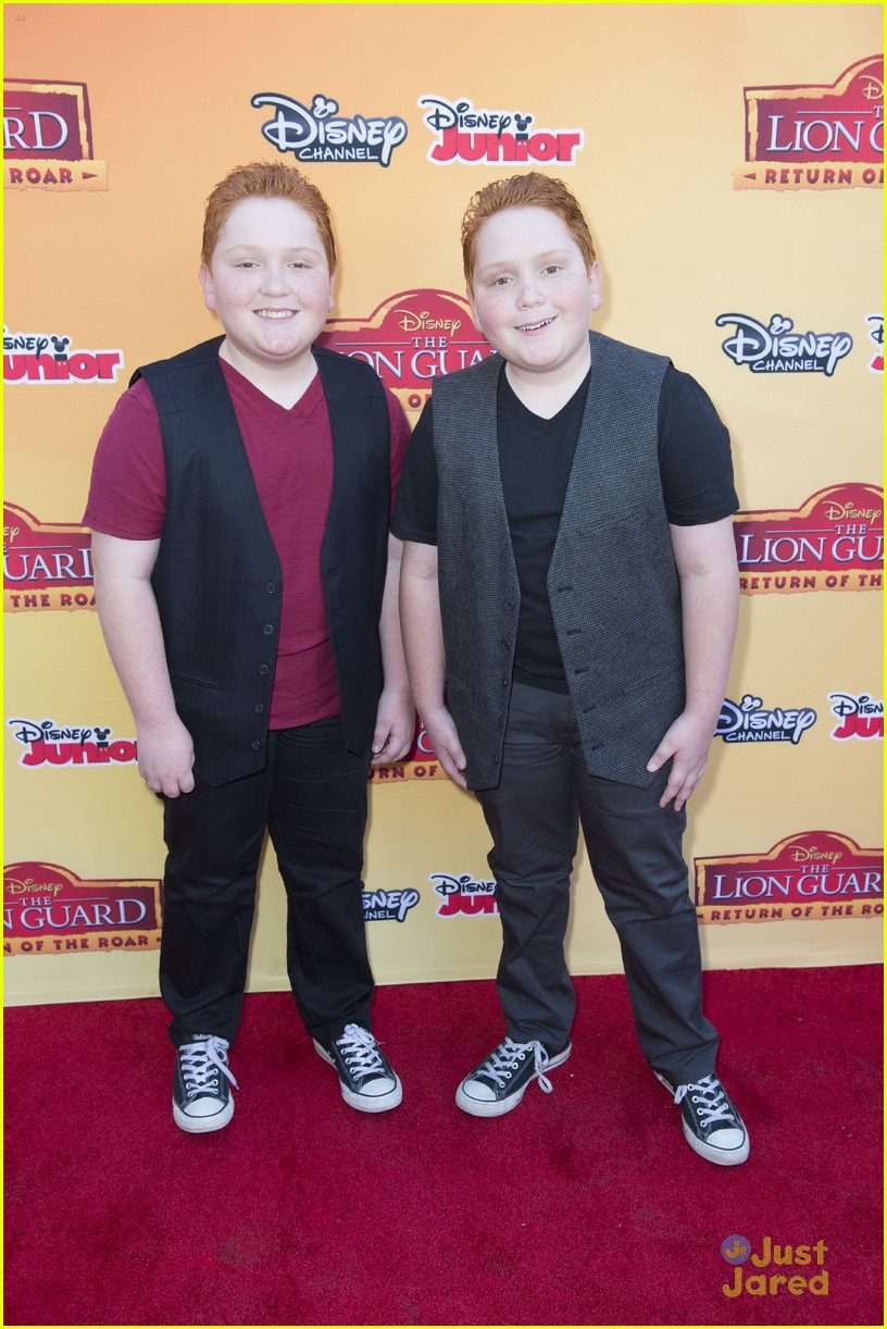 Full Sized Photo of sarah hyland ariel winter madison pettis lion guard ...