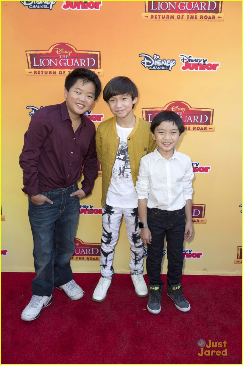 Full Sized Photo of sarah hyland ariel winter madison pettis lion guard ...