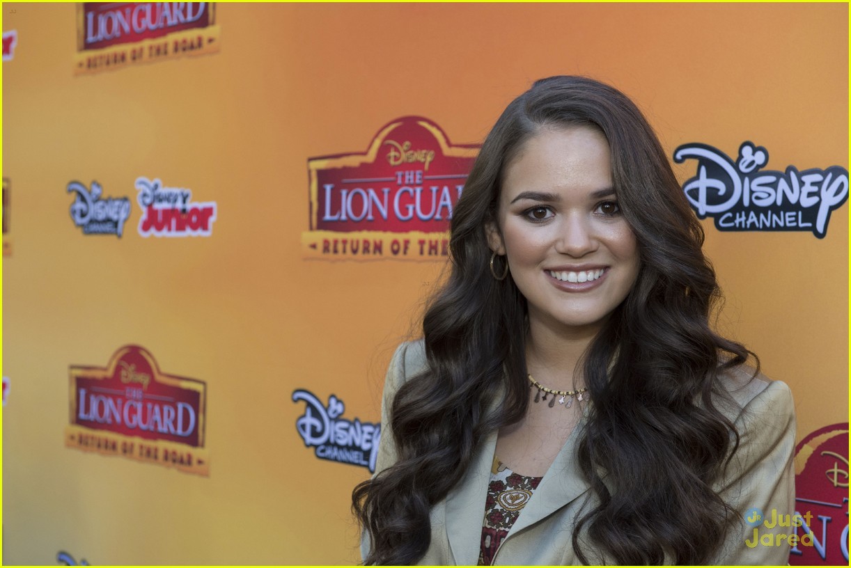 Ariel Winter Supports Sarah Hyland & Madison Pettis At 'Lion Guard ...