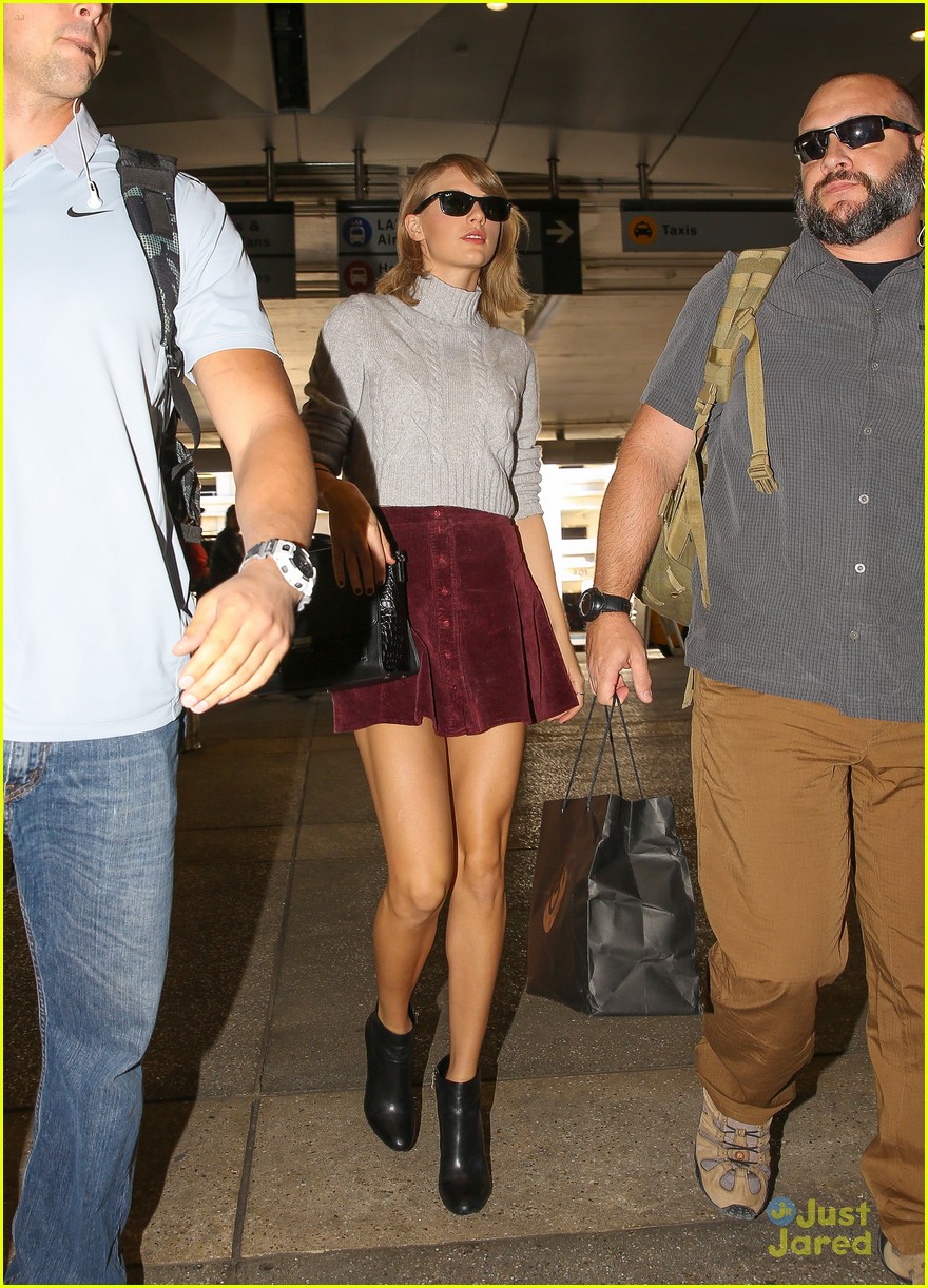 Taylor Swift Just Needs Her Mom To Keep Her Grounded | Photo 889458 ...