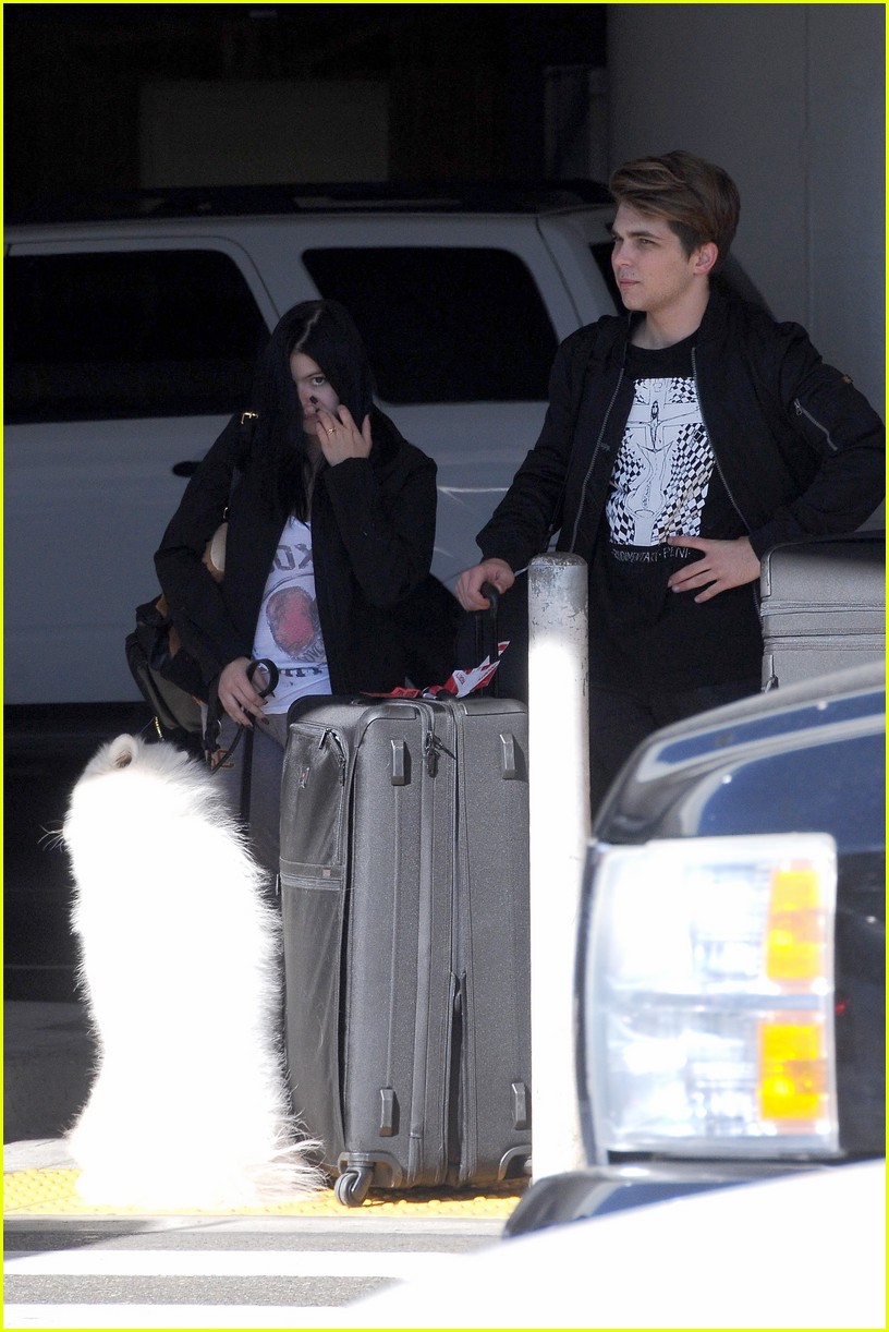 Ariel Winter & Boyfriend Laurent Claude Gaudette Travel for the Holiday ...