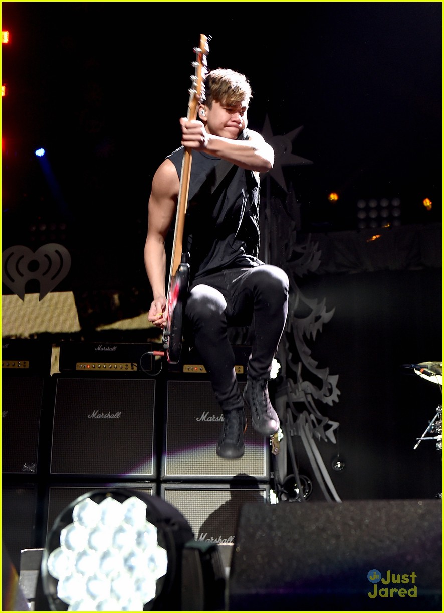 1d And 5sos Background