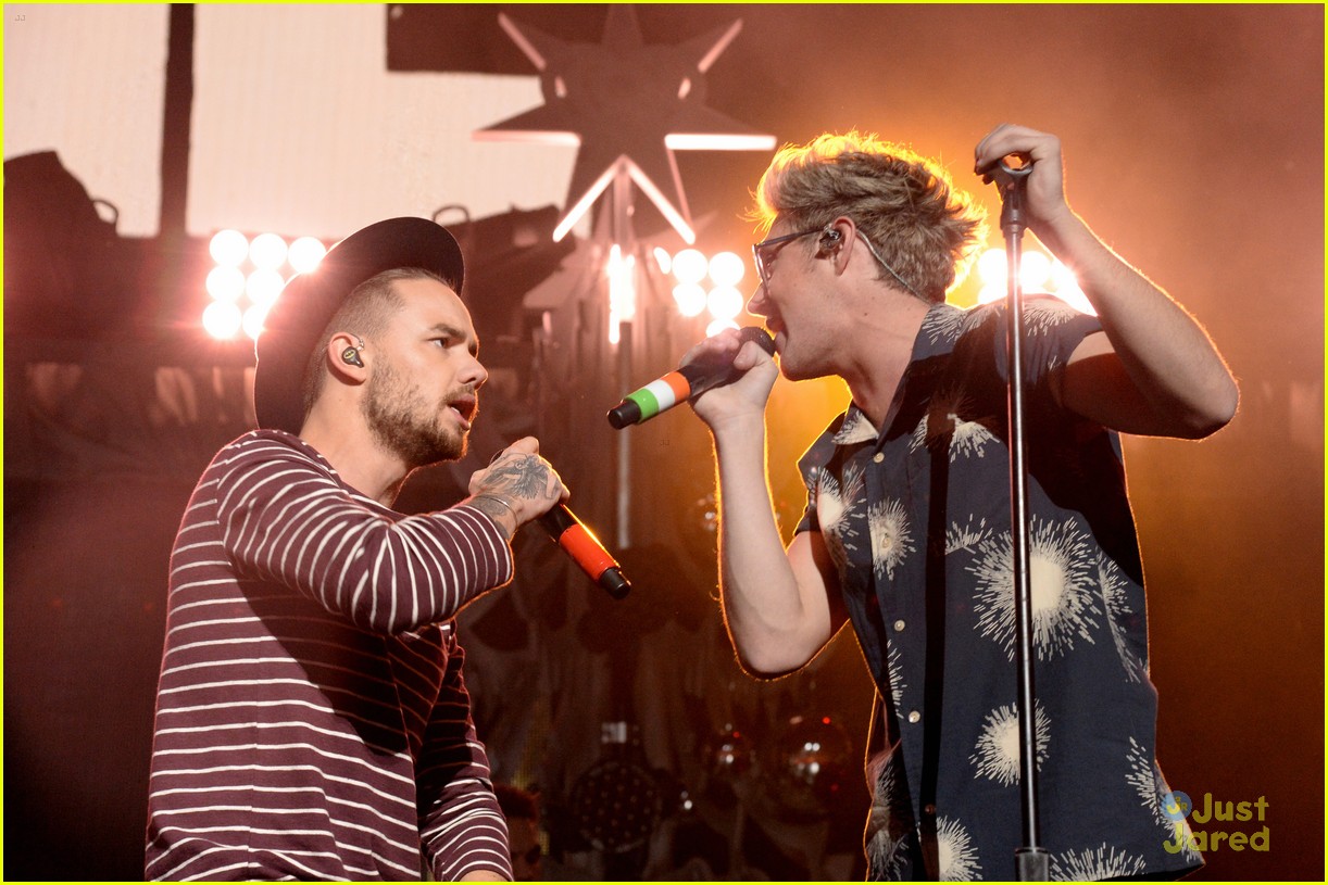 One Direction & 5 Seconds of Summer Get The Party Started At Jingle ...
