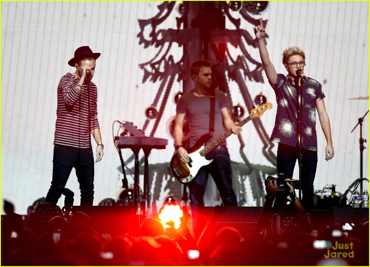 One Direction & 5 Seconds of Summer Get The Party Started At Jingle ...