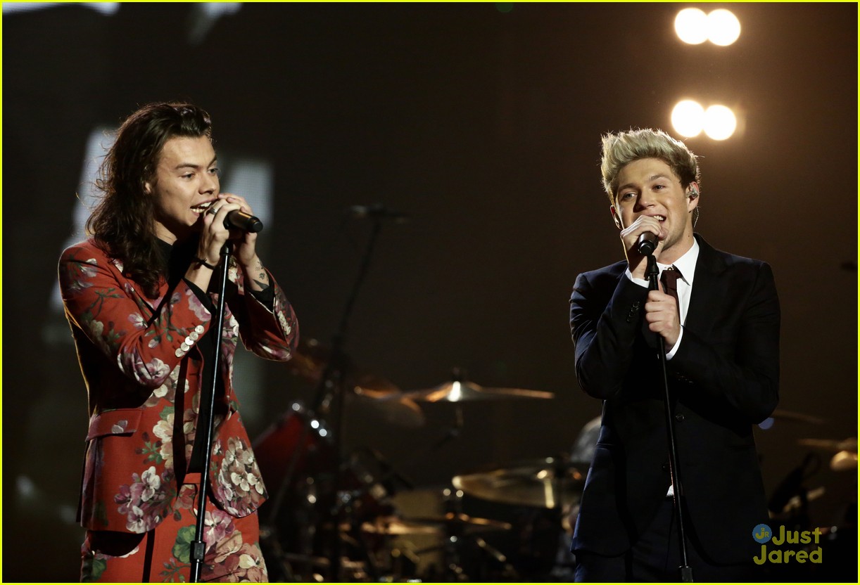 One Direction Performs 'History' On 'X Factor' Finals Before Their ...